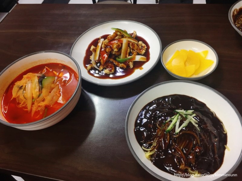 중국집 짜장면 + 탕수육 11,000원.jpg