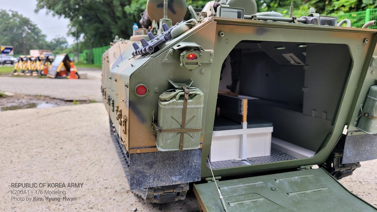한국군 K200A1 장갑차....