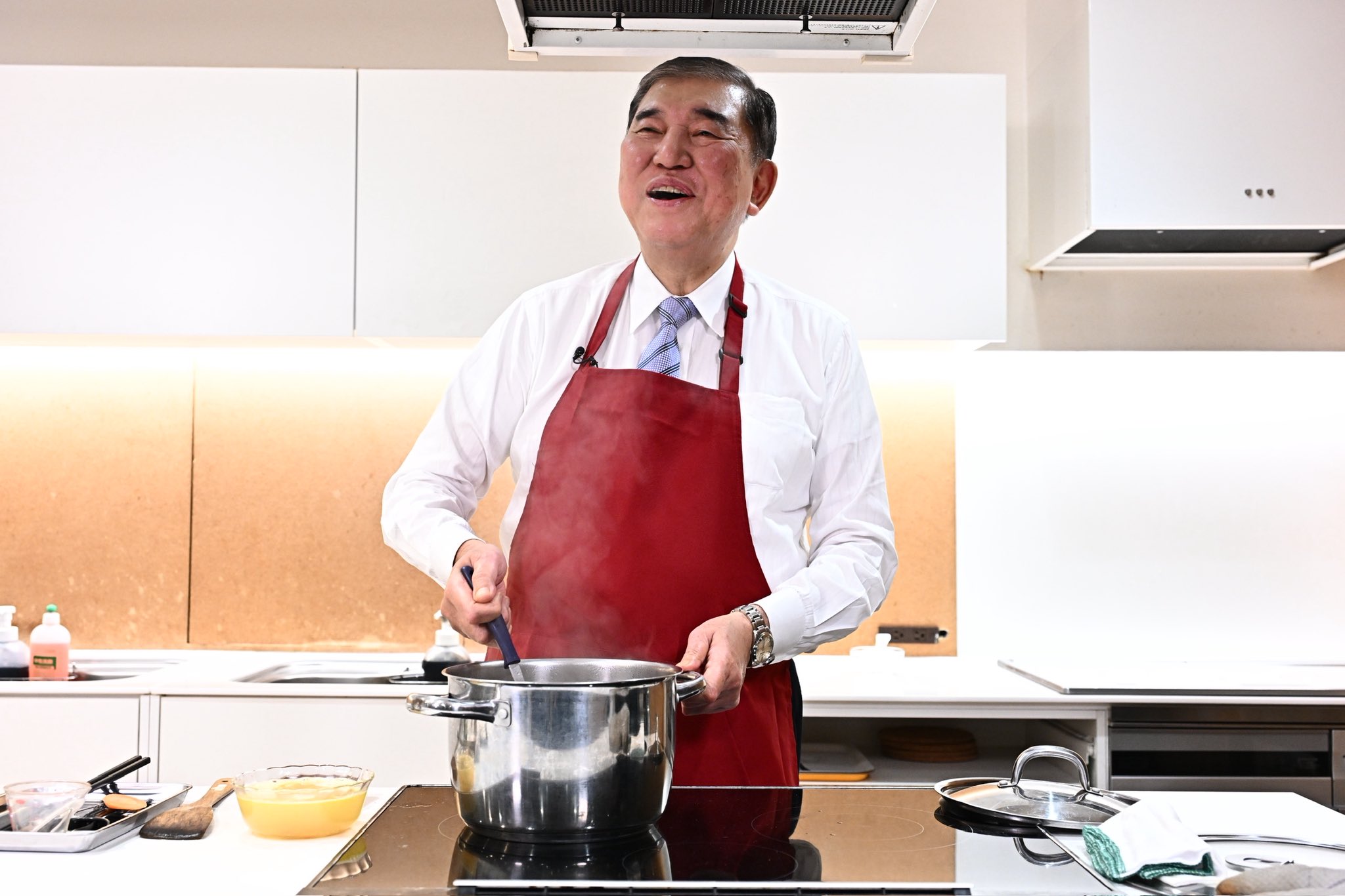 이시바 전 일본 총리 근황.jpg