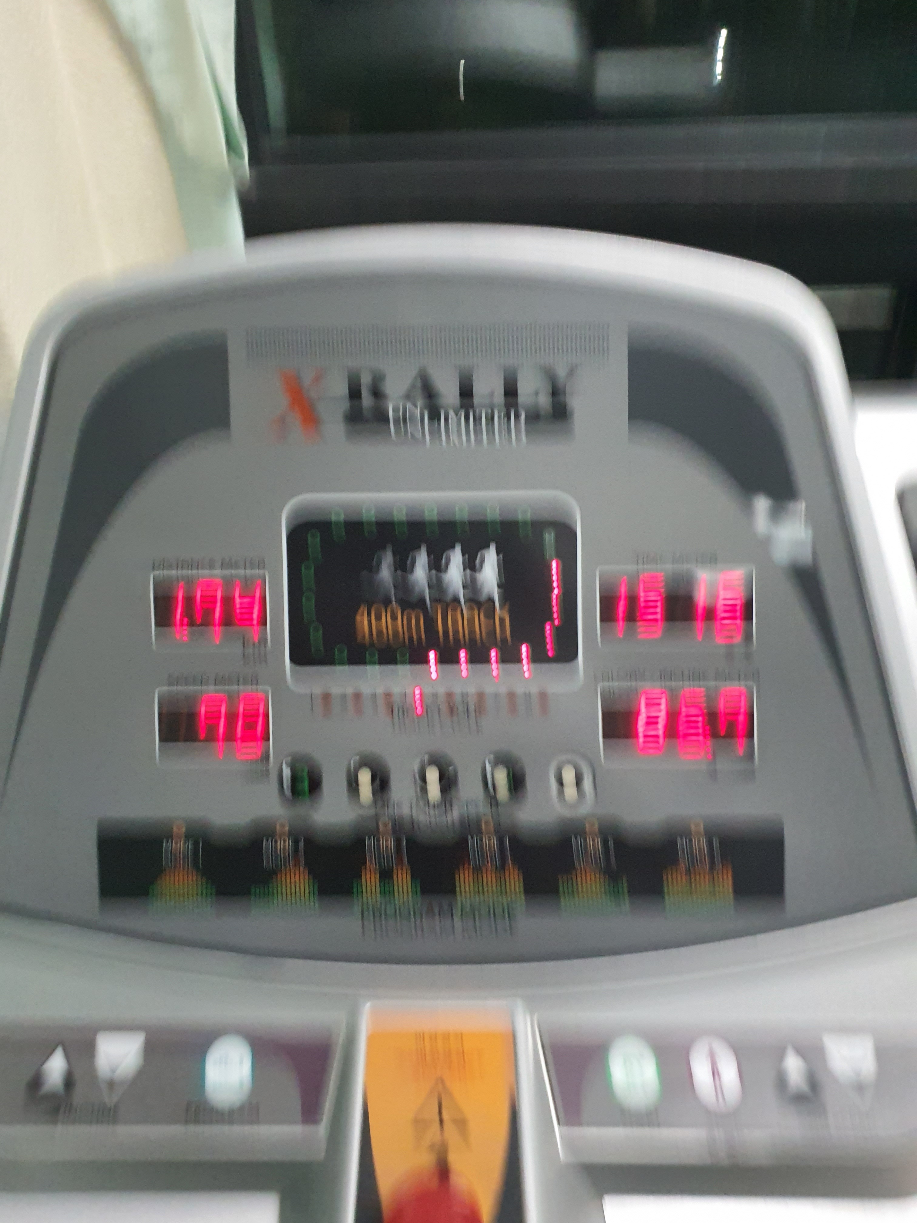 기숙사 헬스장 런닝머신 뛰기 1일차 :: 웃긴대학 대기자료