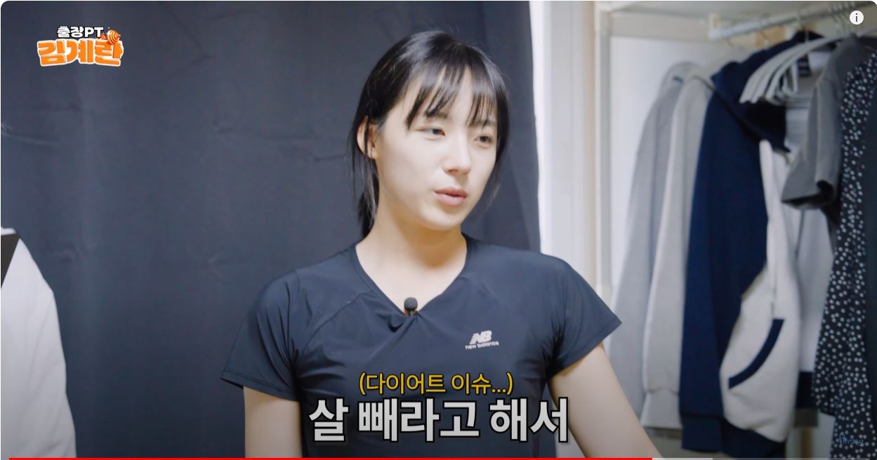 한화 치어리더 하지원의 ㅎㄷㄷ한 허벅지두께.jpg