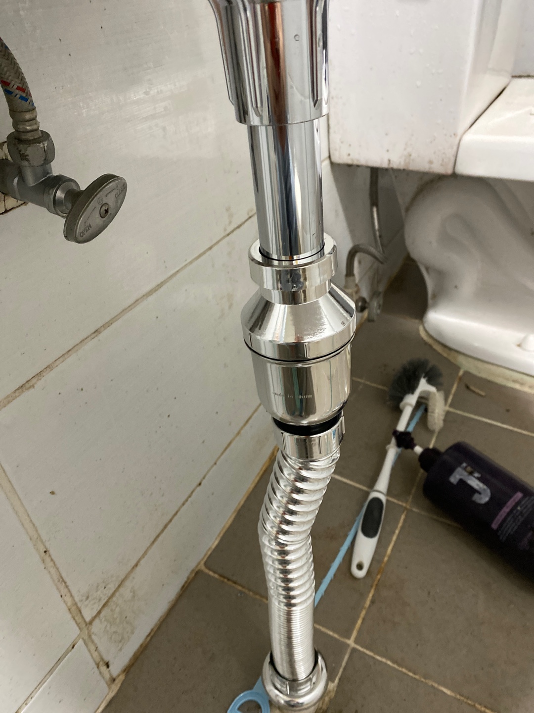 자취를 세면대 배수구 마개가 없는 상태로 시작했어