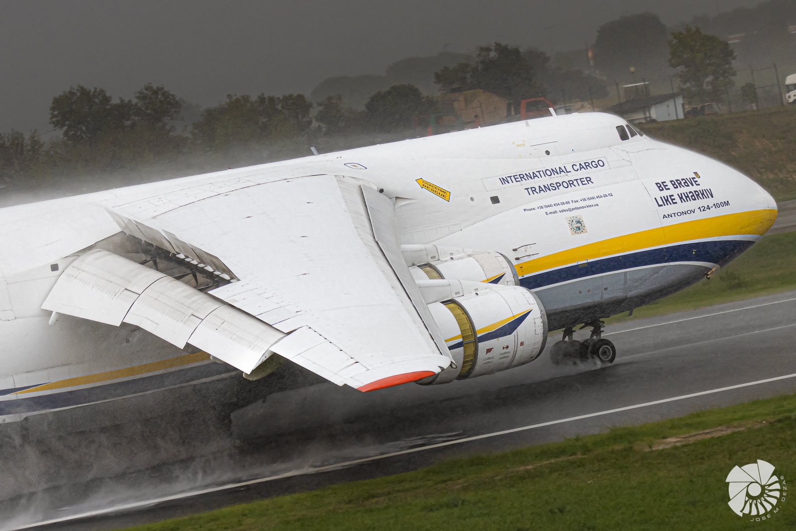 안토노프 항공의 비행기 :: 웃긴대학 대기자료